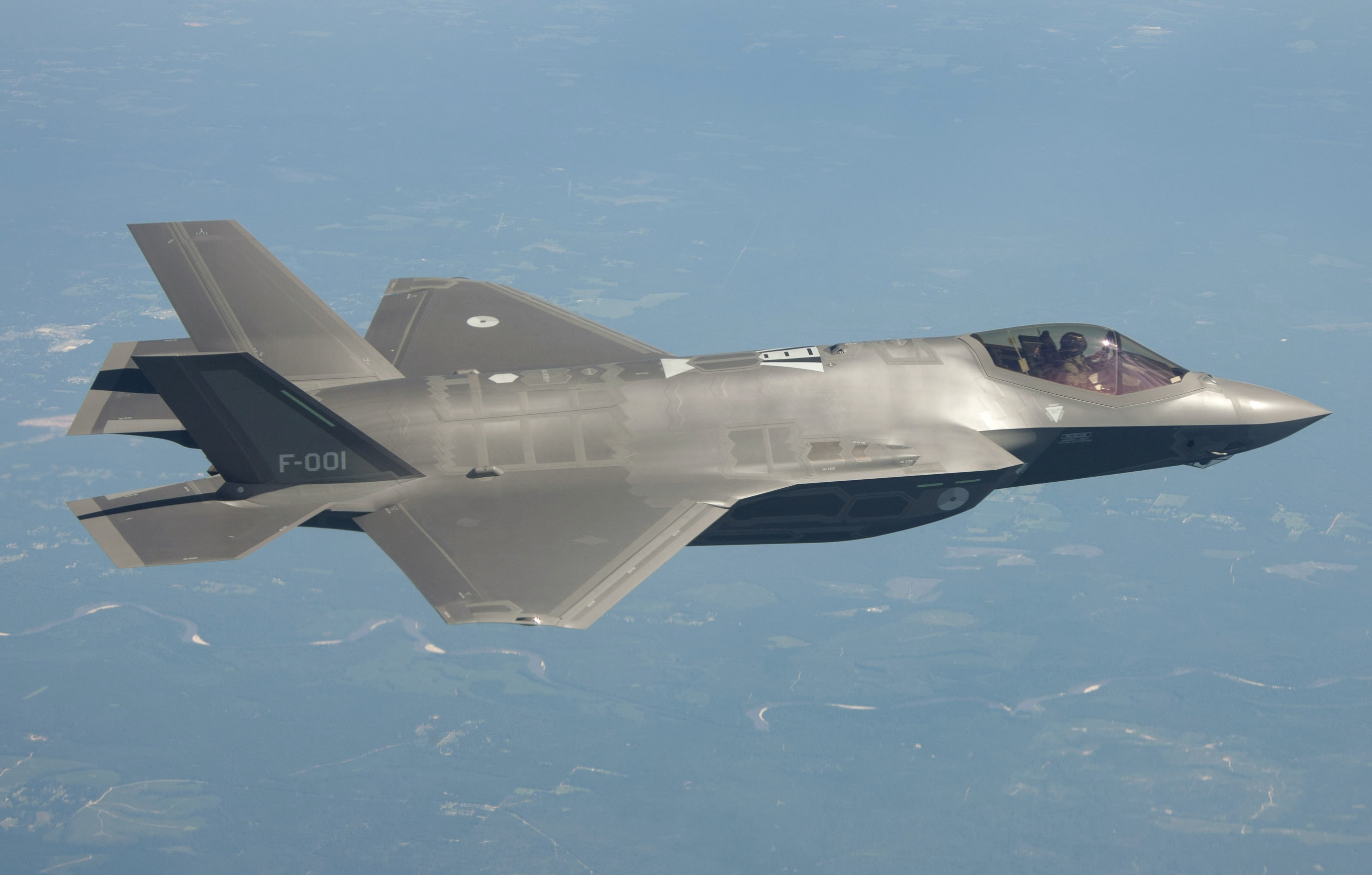 NATO F-35s Confront Russian MiG-31s in Estonia’s Skies