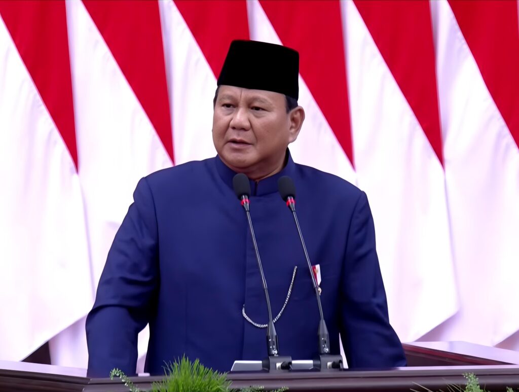 Trump Caught On Hot Mic With Indonesian President