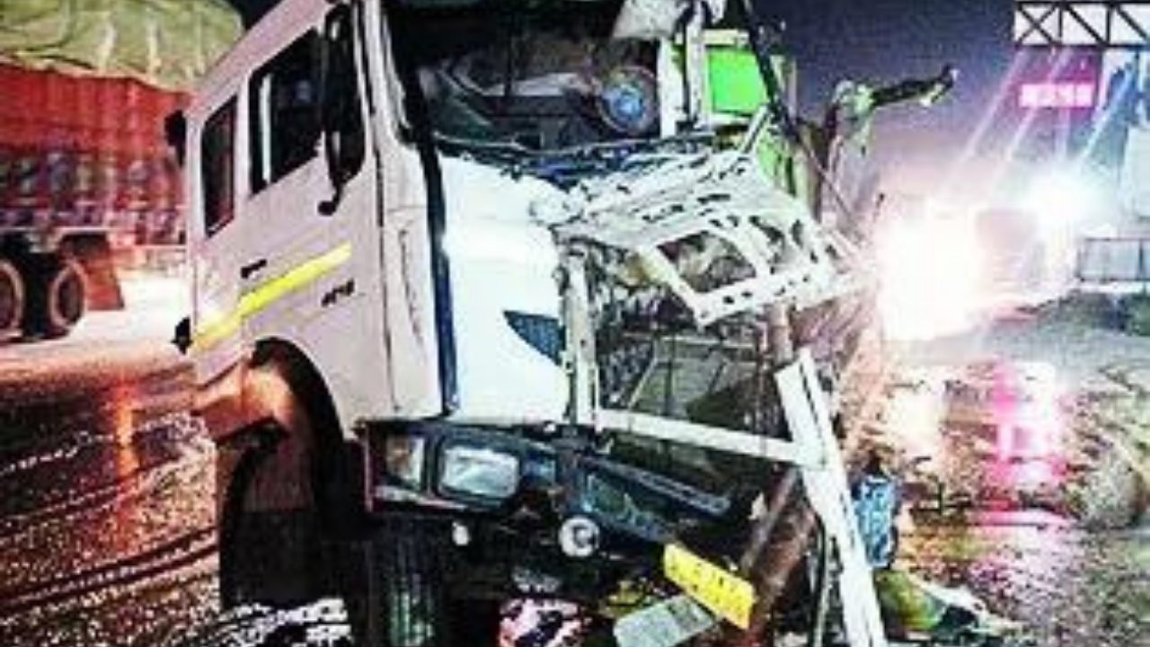 Jaipur highway crash: 3 dead as ambulance rams into truck; how palm oil ...