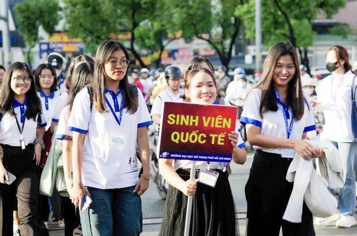 Gần 100 sinh viên quốc tế học chính quy tại Trường đại học Mở TP.HCM