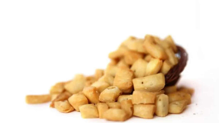 Diwali 2025: Must-Try Traditional Snacks You Can Make At Home