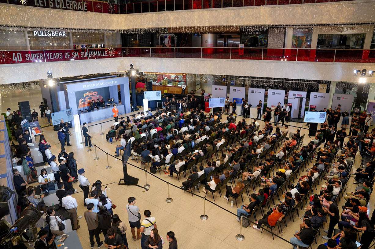 LIST: iPhone 17 midnight launch promos, offers to watch for