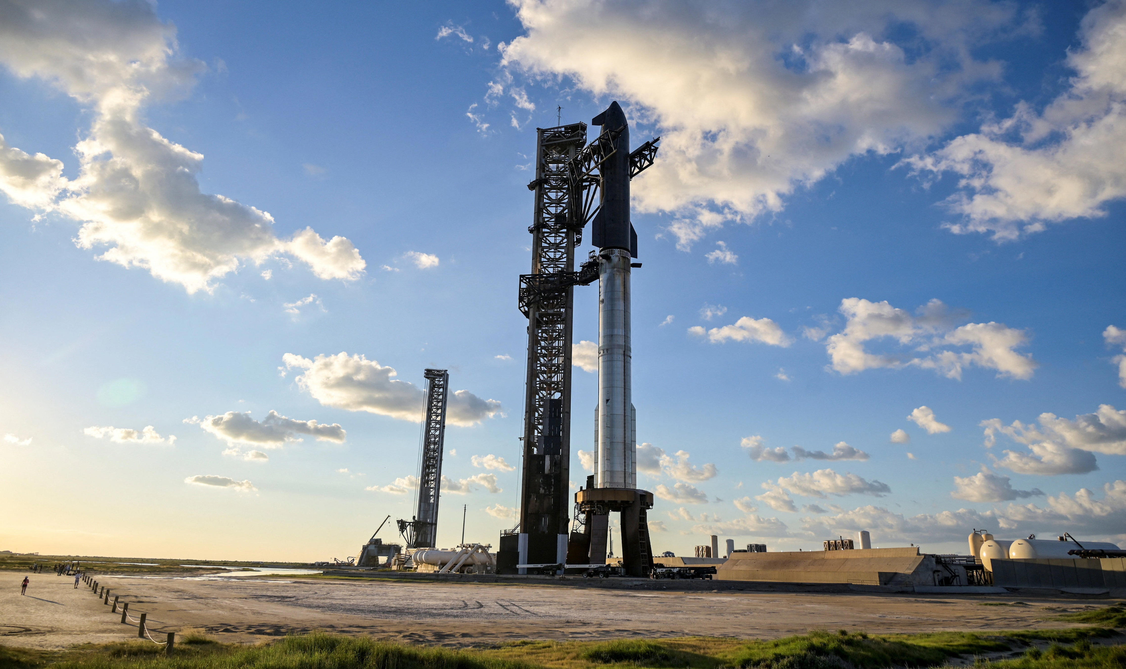 Not just Mars. Elon Musk's Starship was bound for the moon before NASA ...