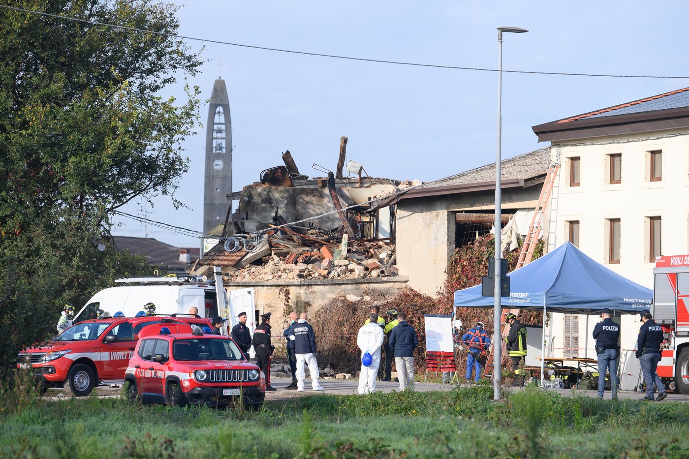 3 Italian carabinieri killed in apparently deliberate farmhouse explosion