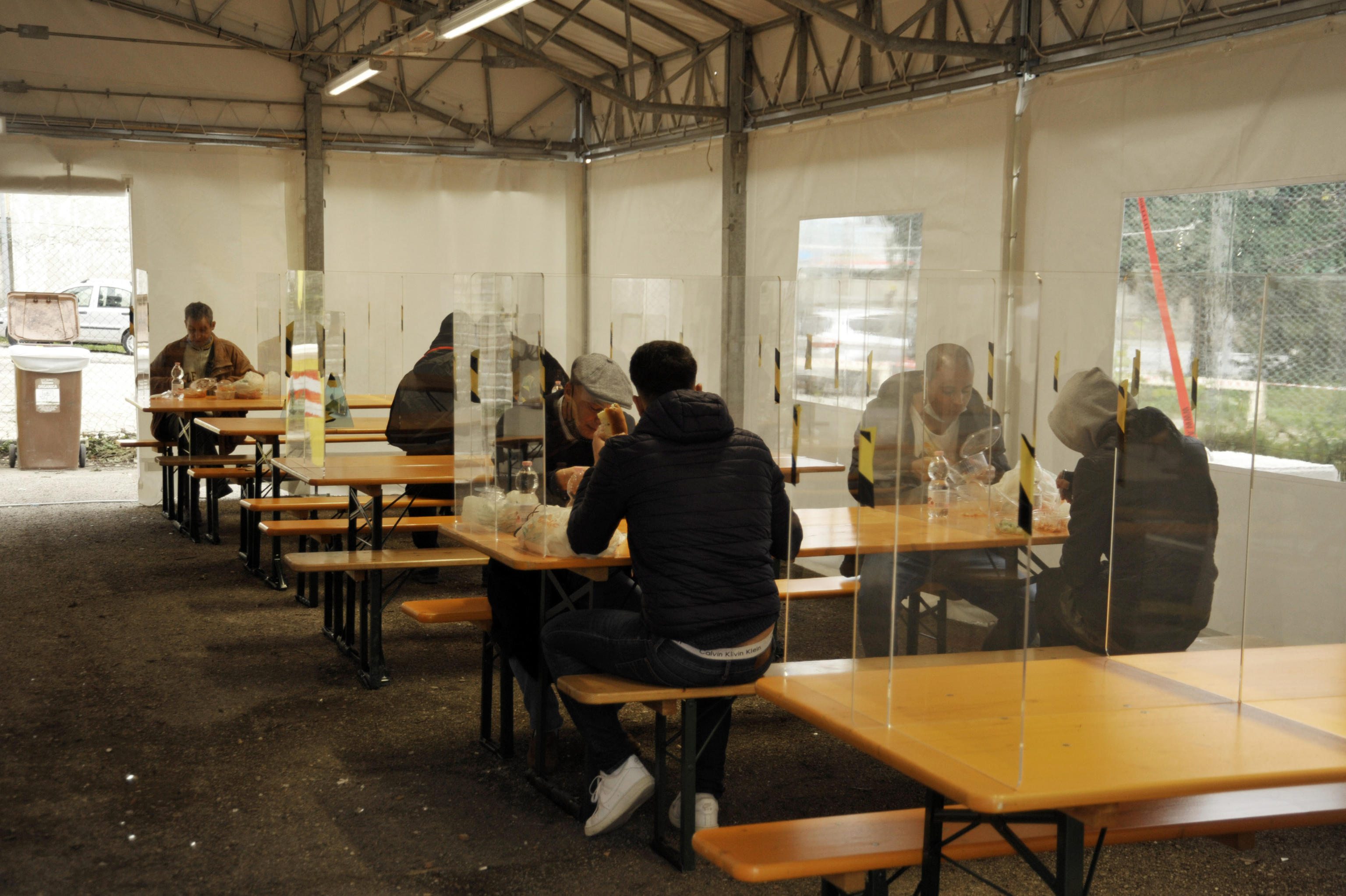 Around 5.7 million people in absolute poverty in Italy