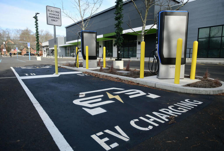 Connecticut moving ahead with $52.5M expansion of EV charging network