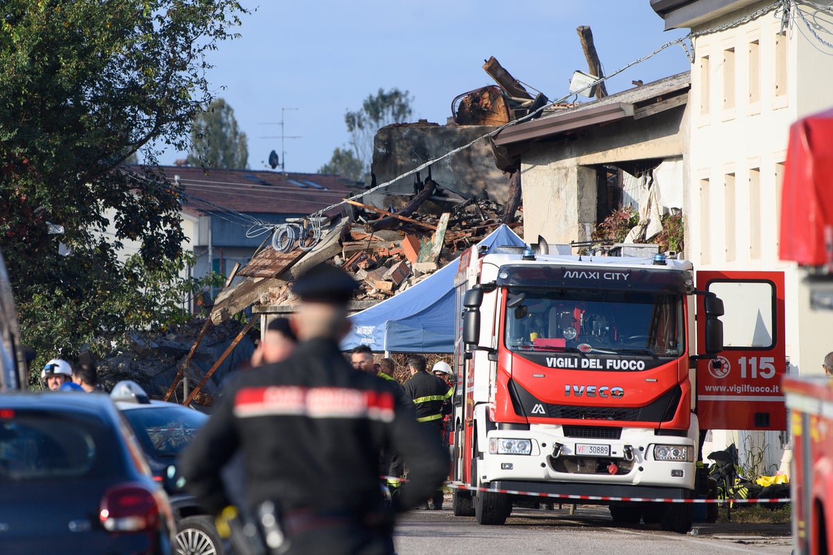 Three police officers killed in gas explosion while evicting squatters ...
