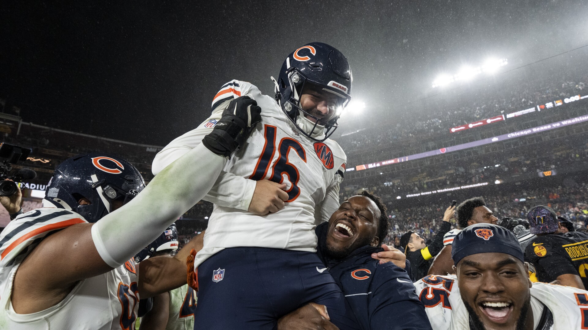 Bears celebrate Jake Moody's "big moment" on Monday night