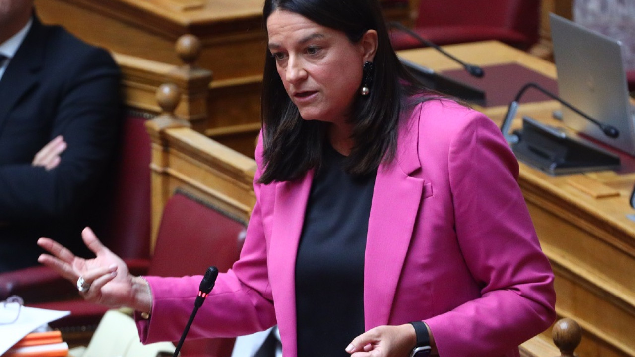 Κεραμέως: Σε τρεις άξονες το εργασιακό νομοσχέδιο - Το ανώτερο 37 ...