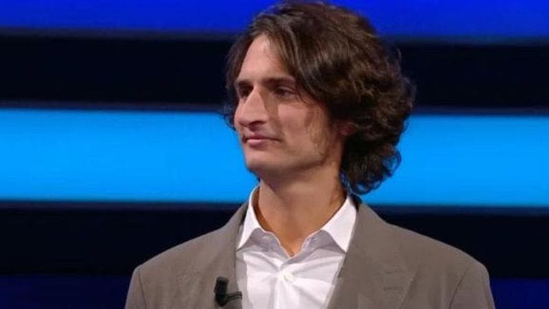 La ruota della fortuna, chi è il campione Dario Basile. Gerry Scotti ...