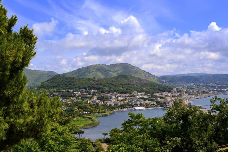 AI Finds ‘Ring Fault’ in This Italian Volcano That Will Soon Set off ...