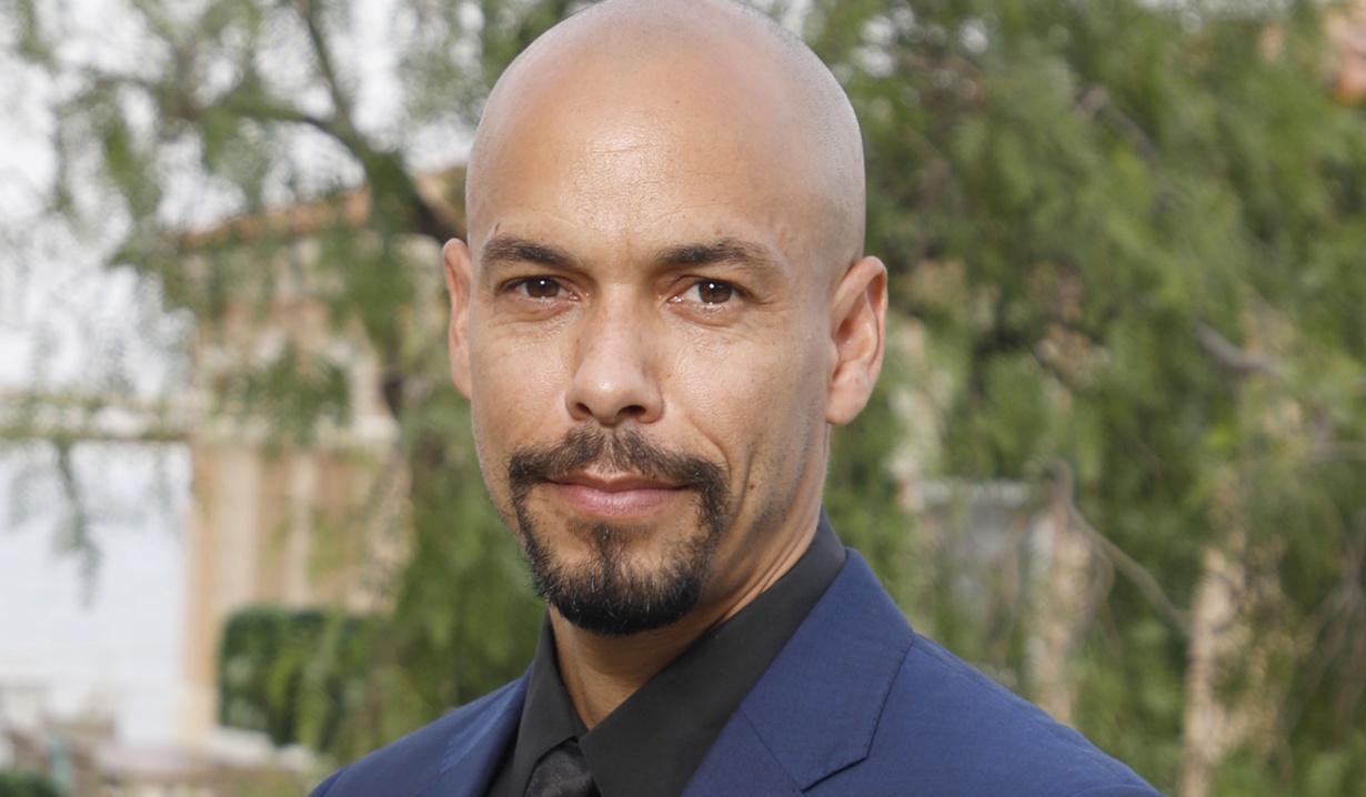 As Young & Restless' Devon Disappears, Bryton James Files for Divorce Offscreen