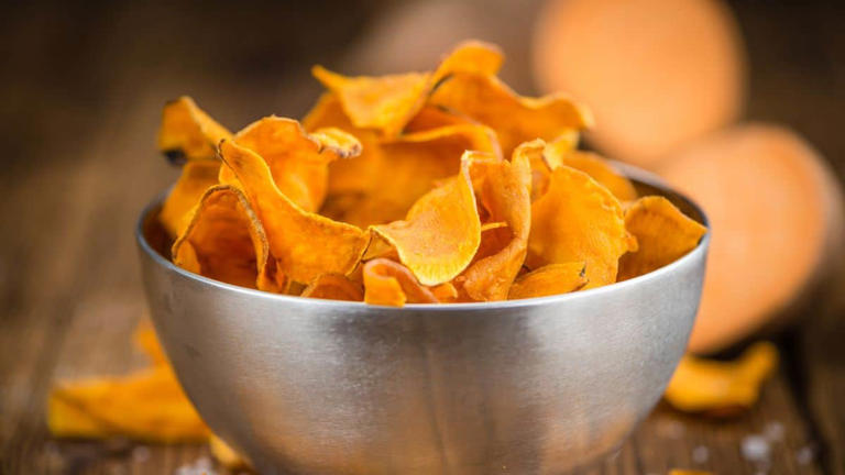 7 foods people mysteriously devour when they’re avoiding literally ...