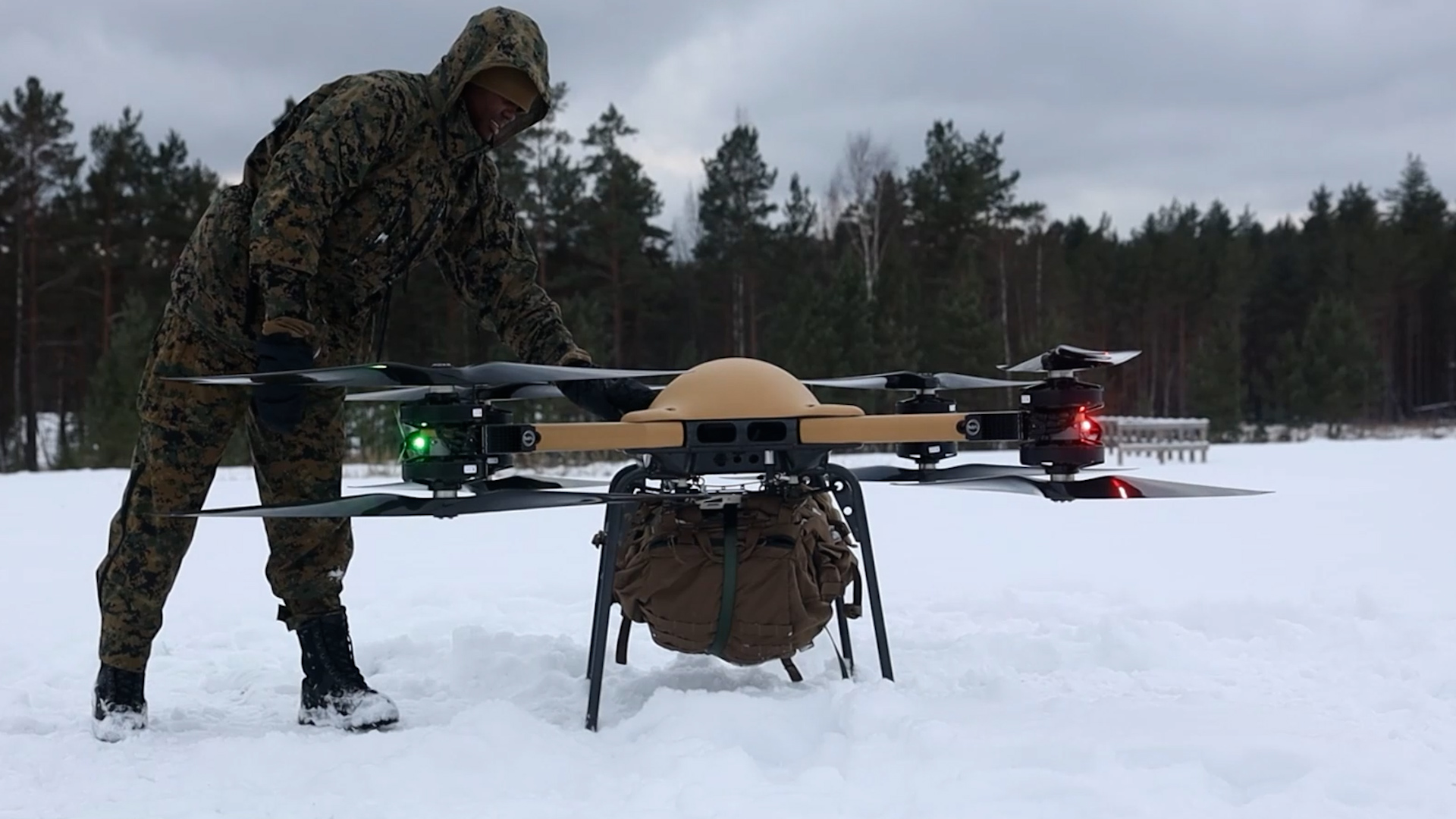 Marines testam drone TRV-150 em voo