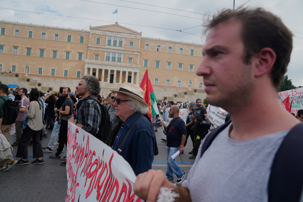 Greece sees 2nd general strike this month as unions protest new labor law