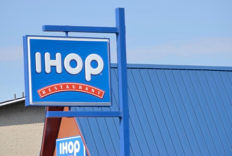 IHOP security guard faces murder charge for killing a homeless man ...