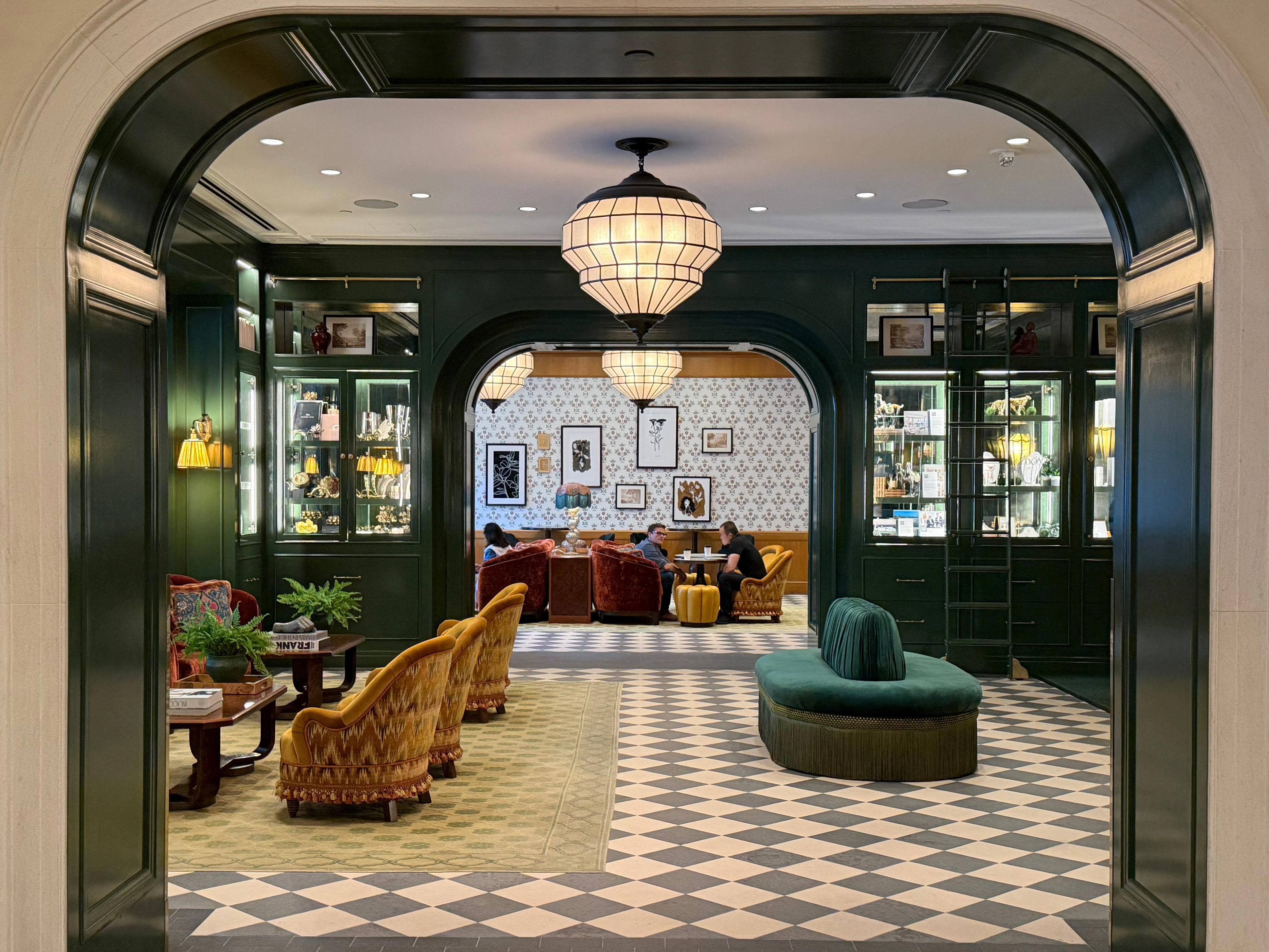 I stayed at a Four Seasons hotel for the first time. These 11 things ...