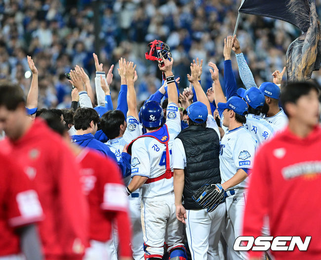 SSG 잡고 준PO 업셋 성공한 삼성, '기분 좋은 세리머니'