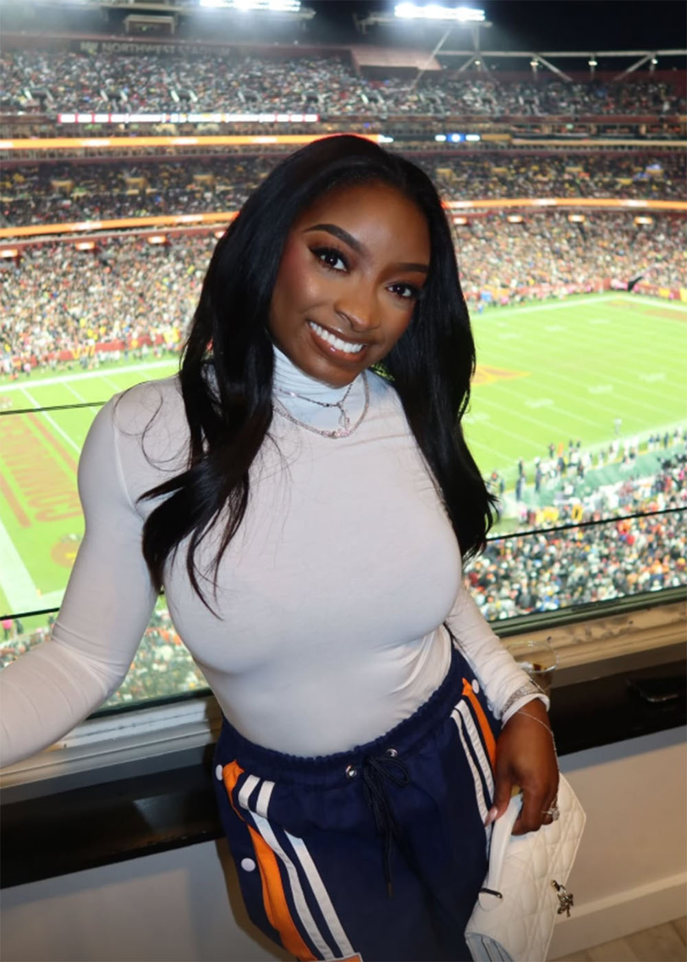 Simone Biles goes wild as husband’s Bears win in dramatic fashion