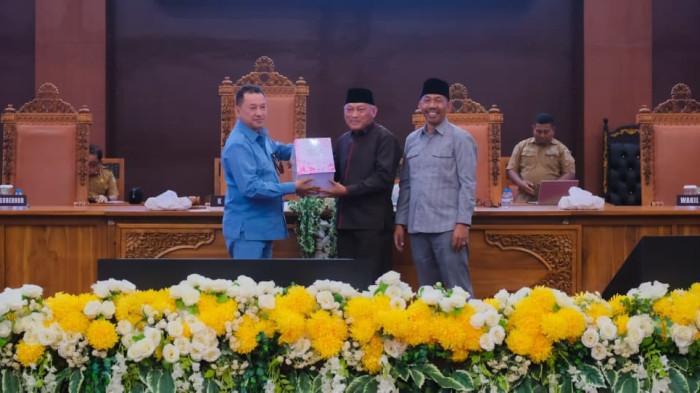 Penyebab Sarbin Sehe Dihujani Interupsi Pada Paripurna R-APBD Induk ...