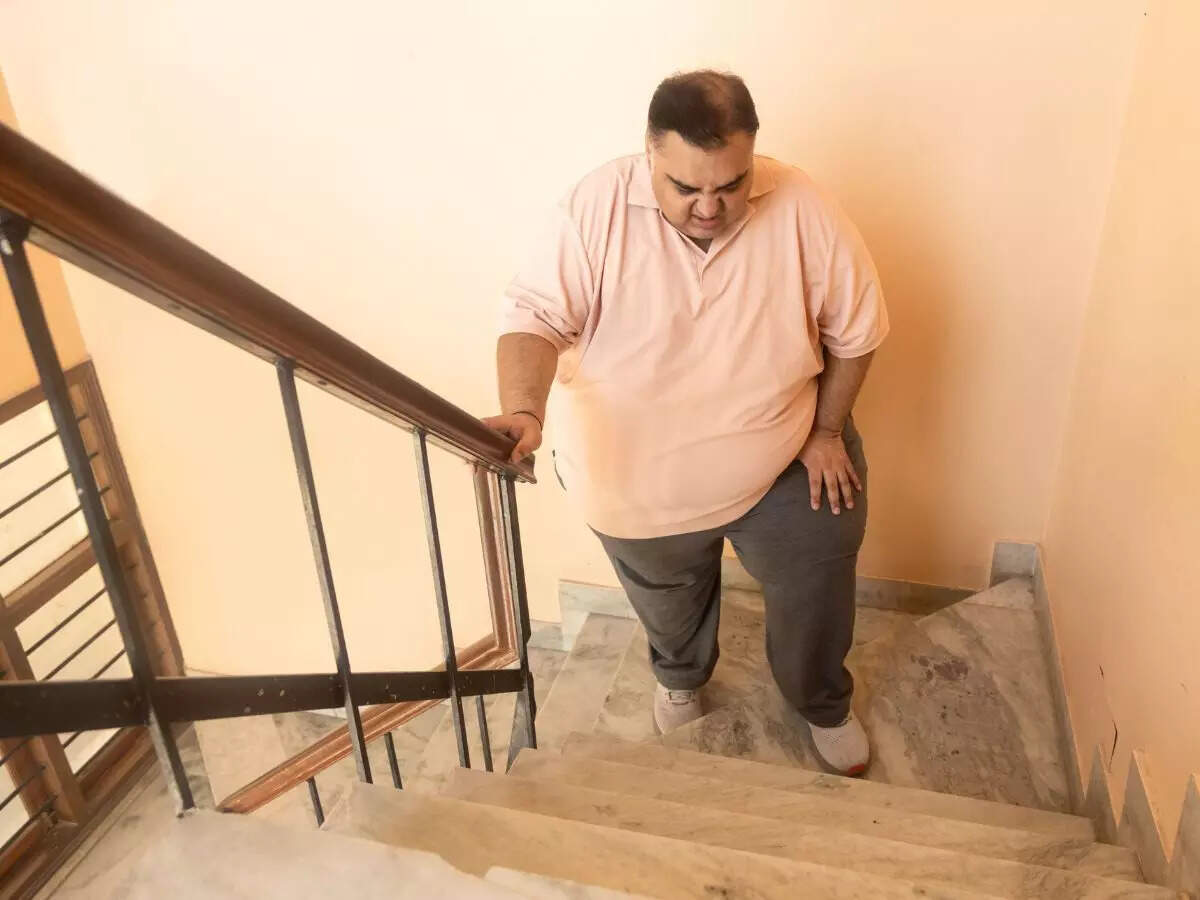 Breathless after climbing stairs? Cardiologist warns your heart is ...
