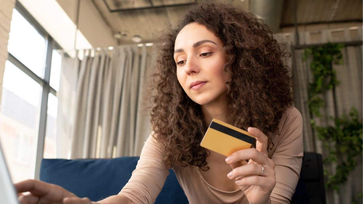15 Money Habits That Can Keep You From Getting Rich