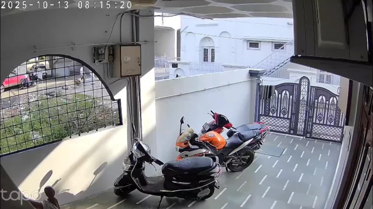 Teen Driver Runs Over Biker, Crashes Into House Wall in Madhya Pradesh ...