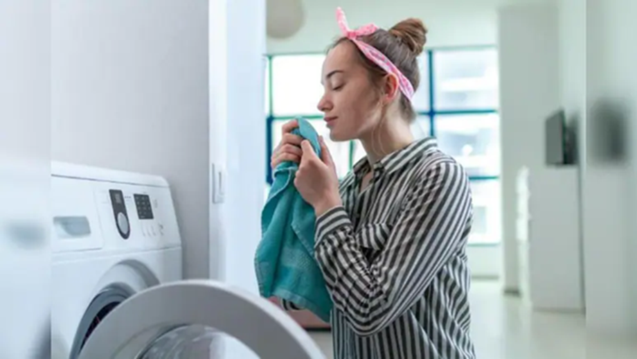 Winter Tips: Sweaters and jackets that have been stored away all year smell bad? Try these 7 ...