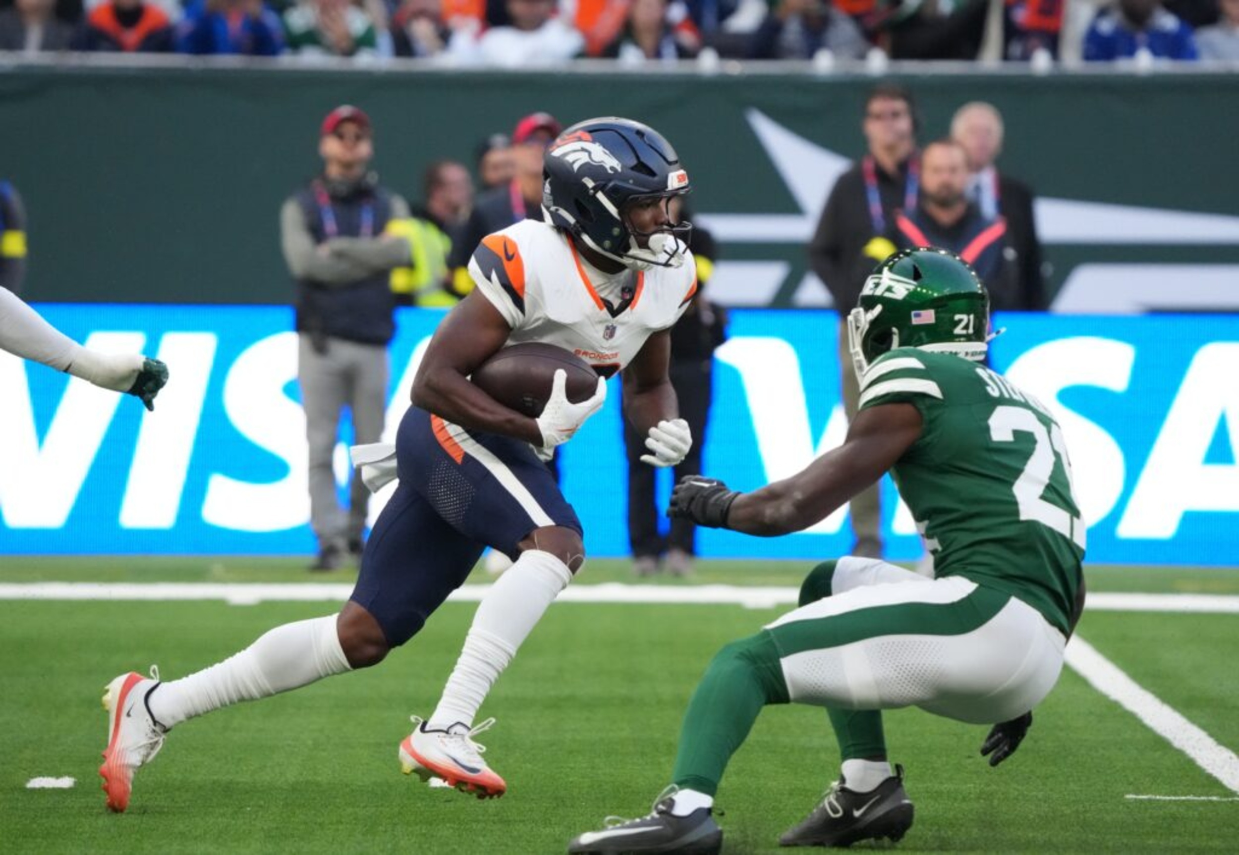 Disaster Continues as the Jets Fall to 0-6 After Ugly Loss in London