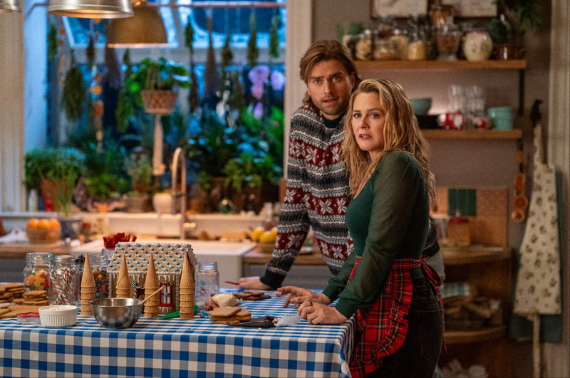 Netflix deelt eerste romantische beelden van nieuwe kerstfilm 'A Merry ...