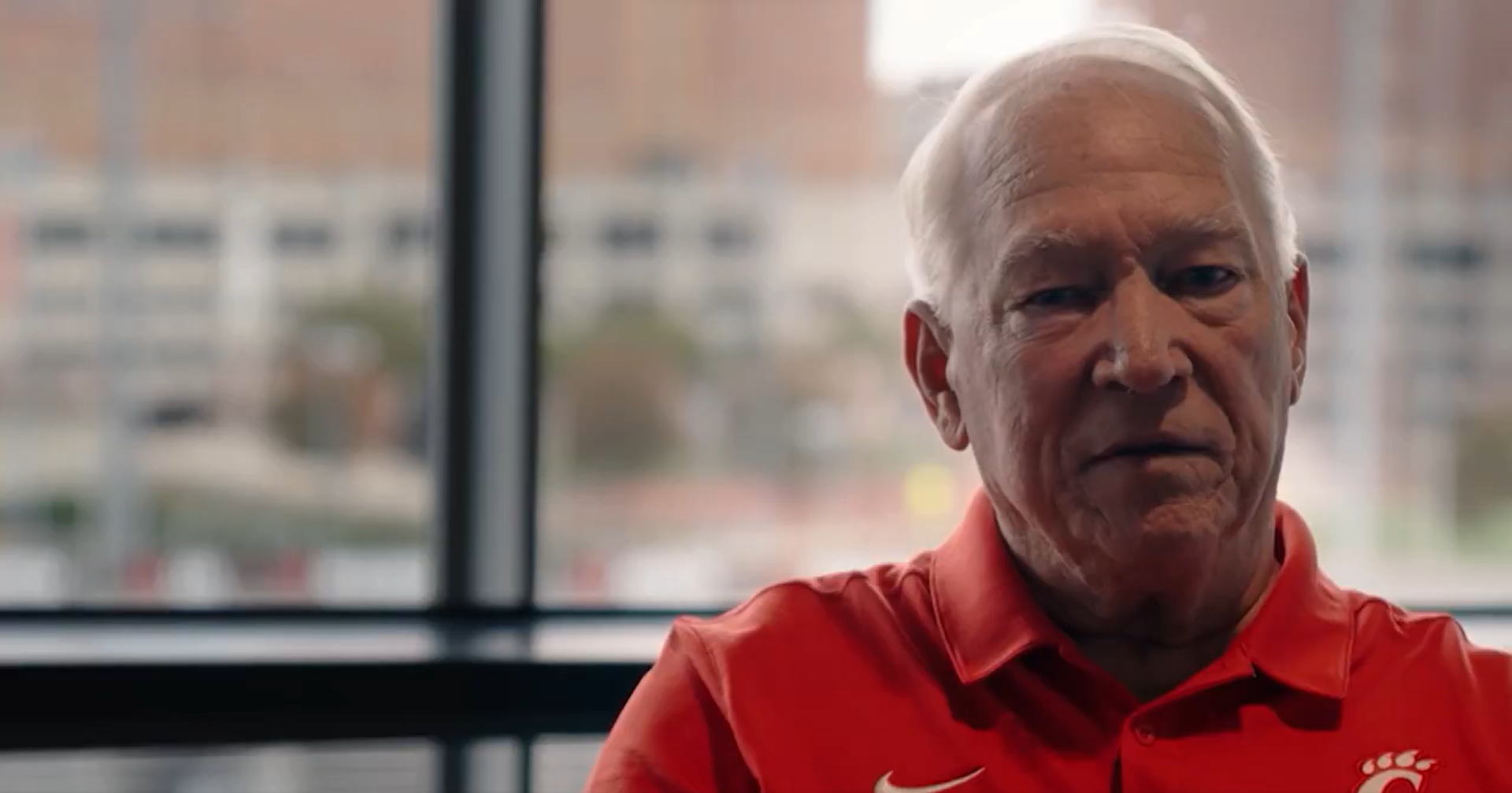 Cincinnati football legend dead at 71