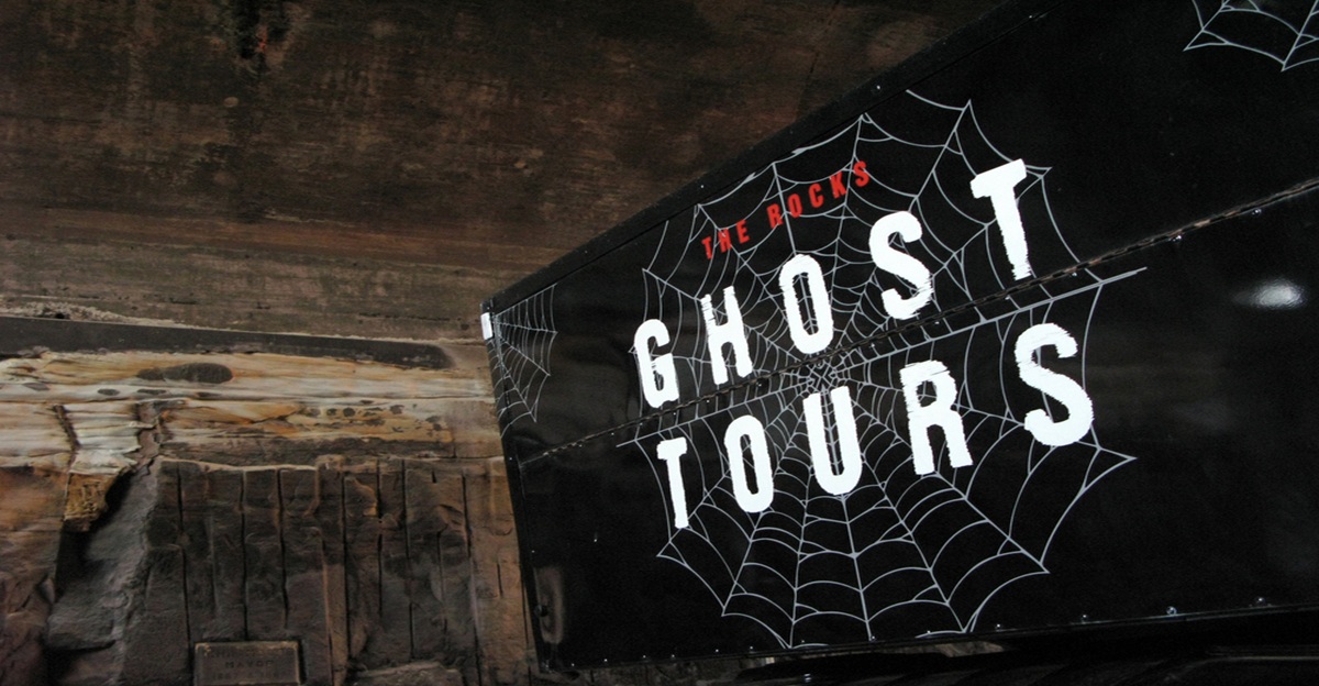 10 Spooky Ghost Tours That Are Great for Older Kids