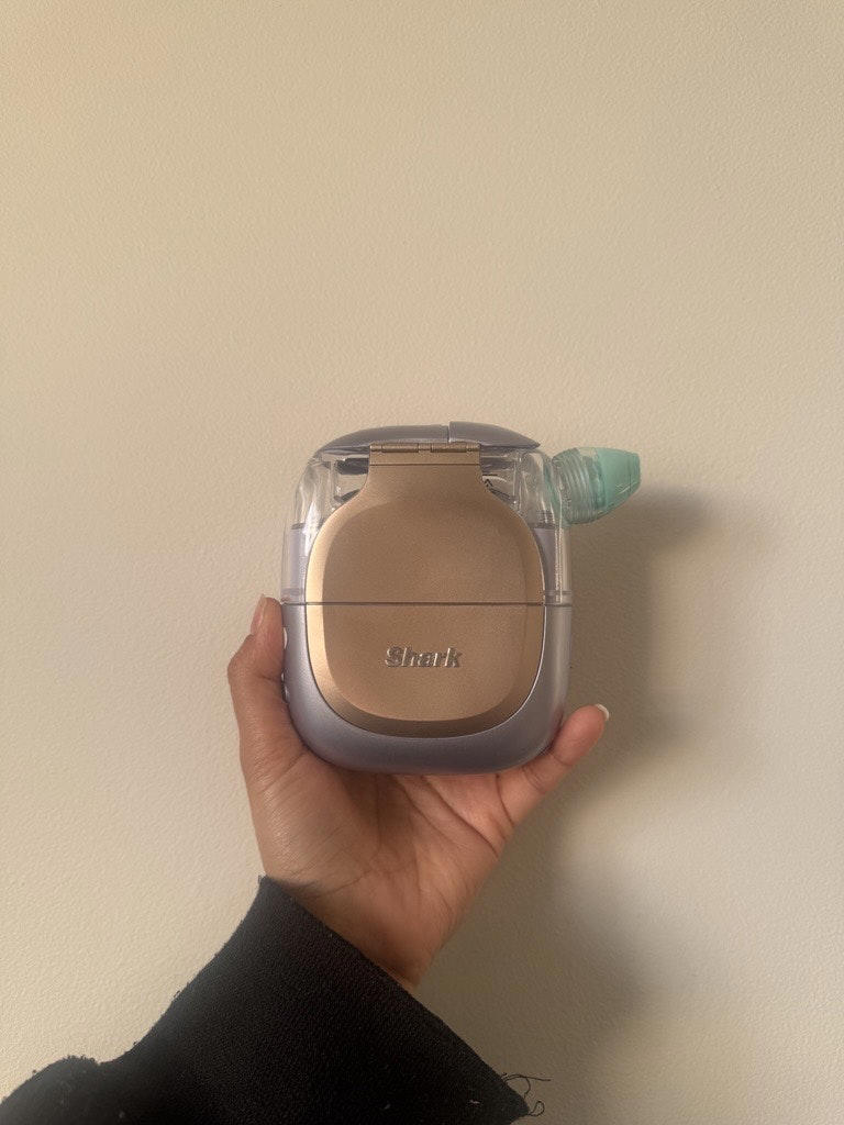 We Tried The New Shark FacialPro Glow +DePuffi -And This Is Our Honest ...
