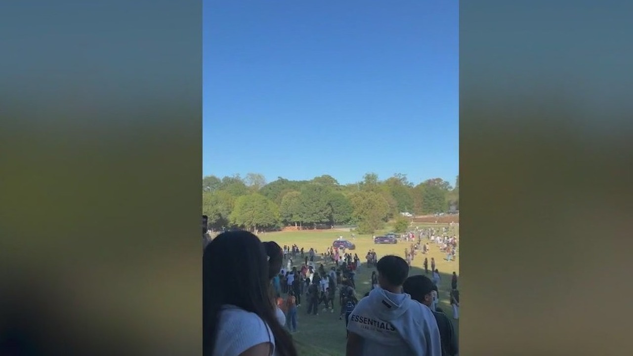 Daniel Caesar pop-up concert shut down