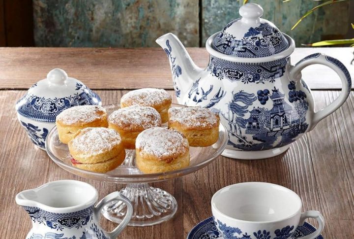 Dishware Designs That Bring Back The Warmth Of Vintage Dining