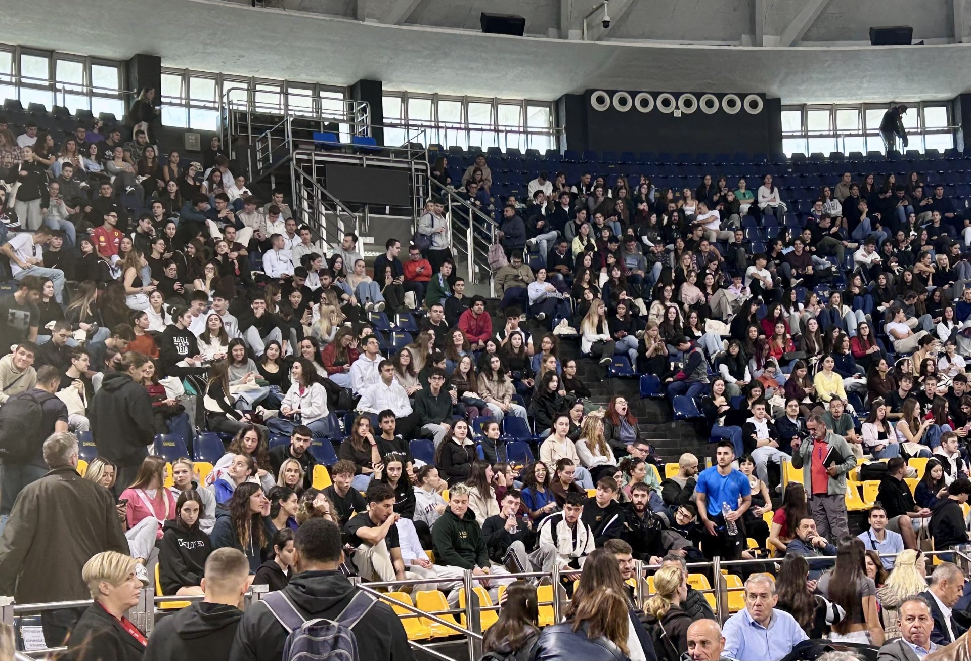 ΑΠΘ: Καλωσόρισμα των 5.000 πρωτοετών φοιτητών, στο Nick Gallis Hall του ...