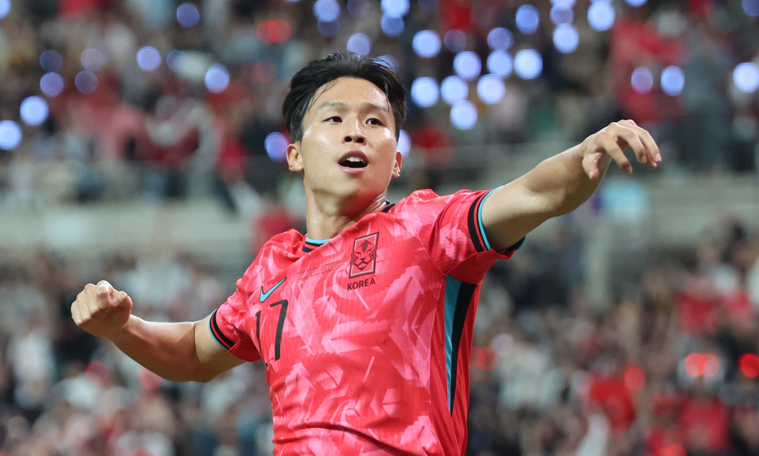 South Korea Beats Paraguay 2-0 on Eom Ji-sung, Oh Hyeon-gyu Goals