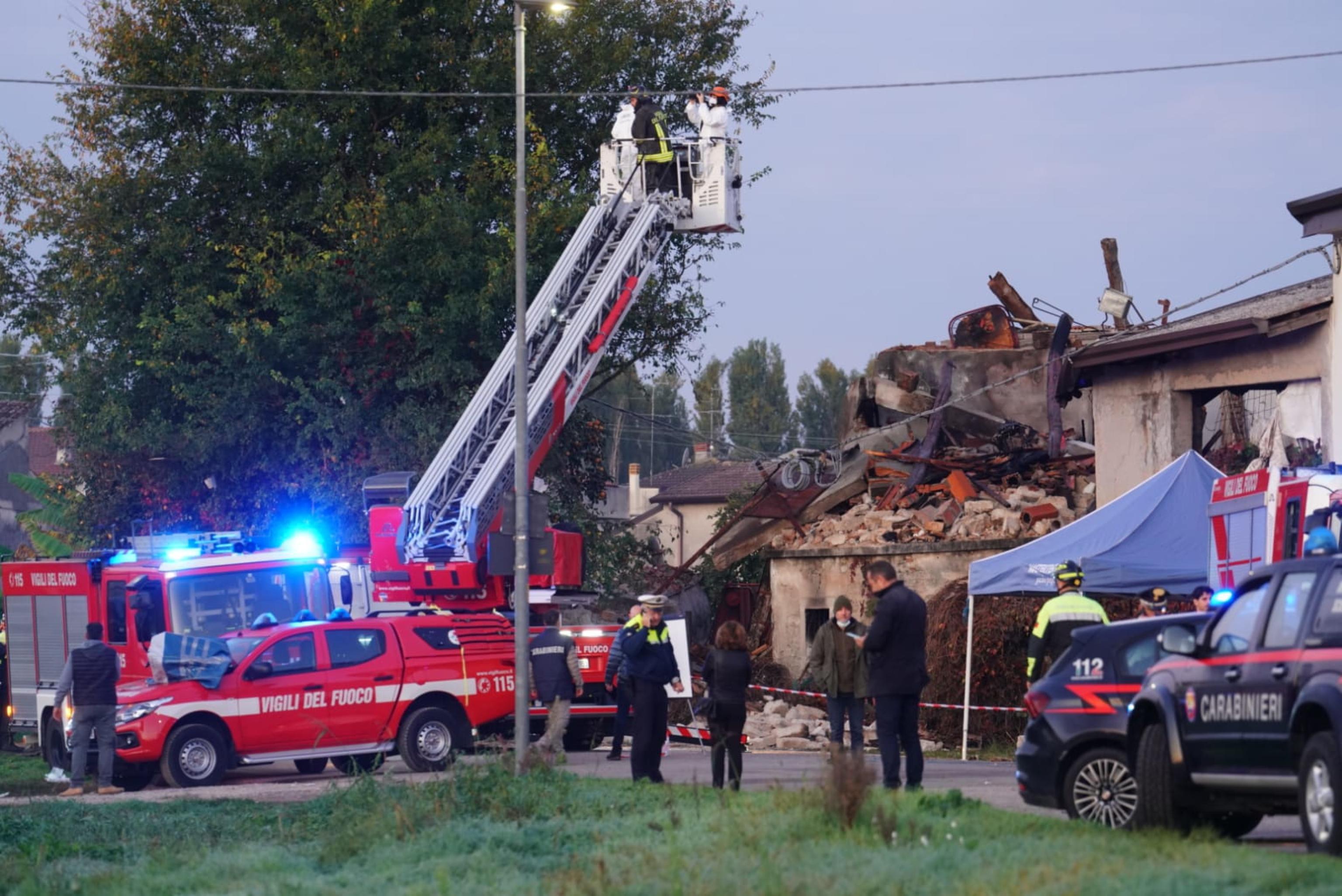 “Senza luce e gas, i fratelli Ramponi vivevano come in una grotta ...