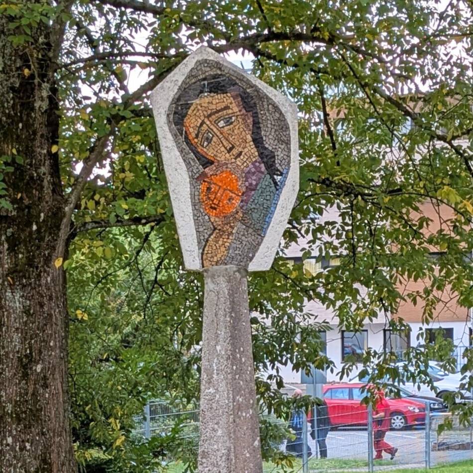 Marienbild steht schon an seinem neuen Platz