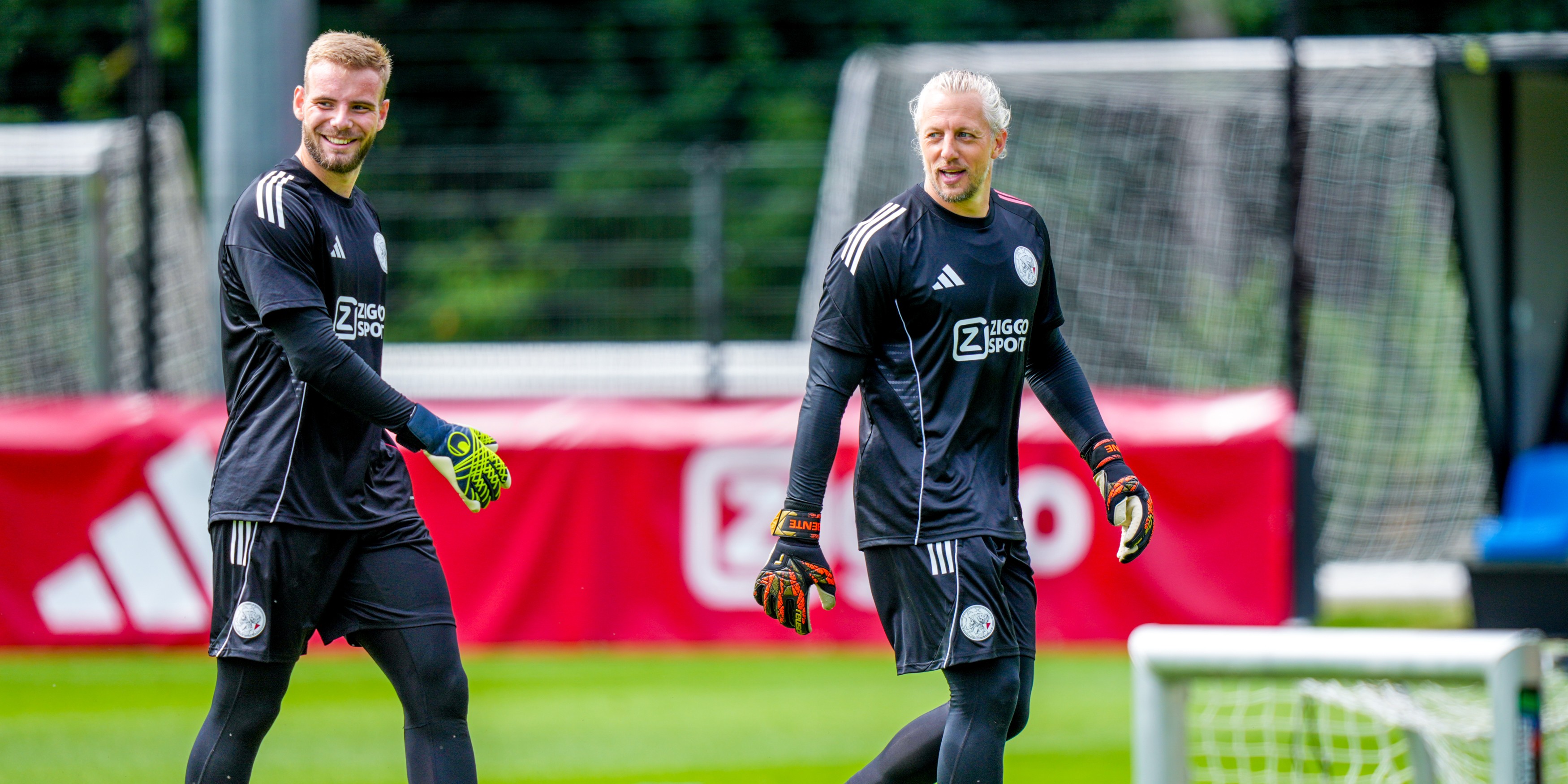 Parool verwacht zeer opvallende Ajax-wijziging: 'Heitinga gaat ...