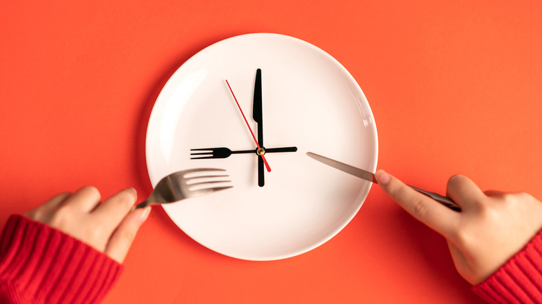 The Absolute Best Time To Eat Dinner, According To Science