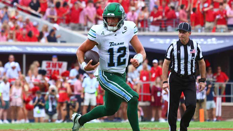 Tulane's Jake Retzlaff Named A Manning Award Star of the Week