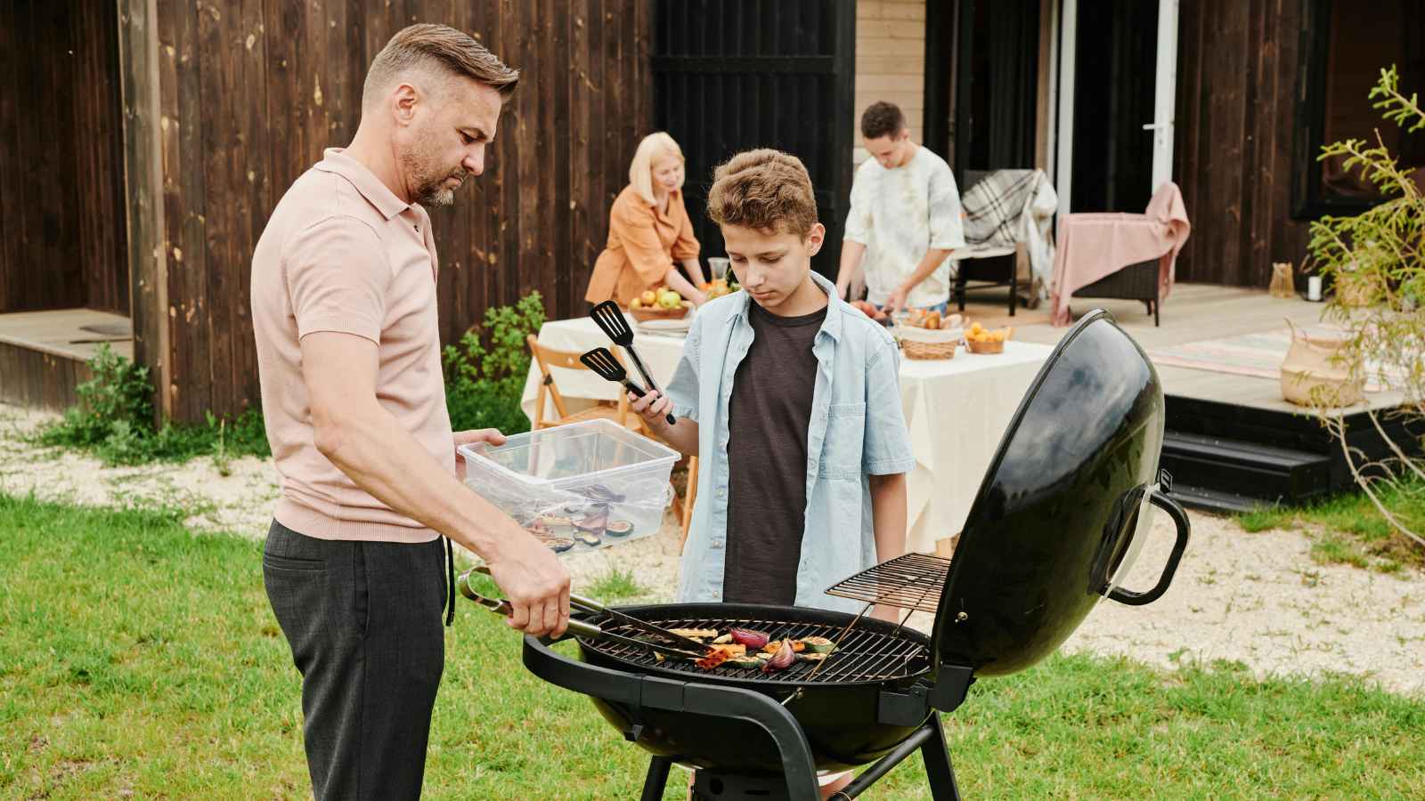 15 things people outside the U.S. think every American owns