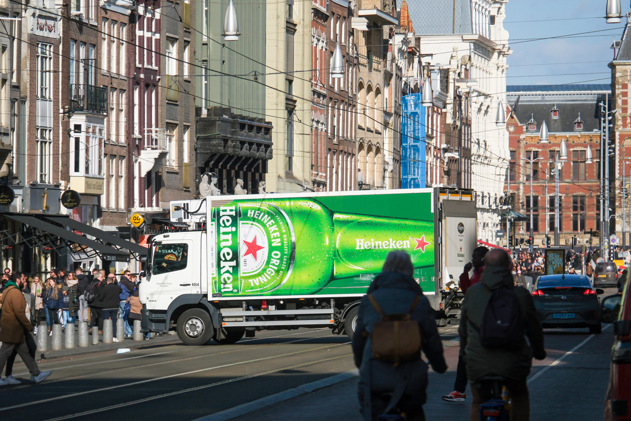 Heineken gaat reorganiseren op Amsterdams hoofdkantoor, 600 banen geraakt