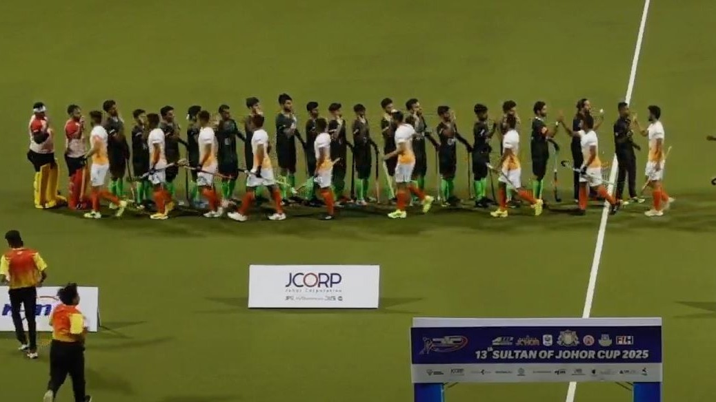 Unlike cricket, India and Pakistan hockey teams shake hands in Sultan ...