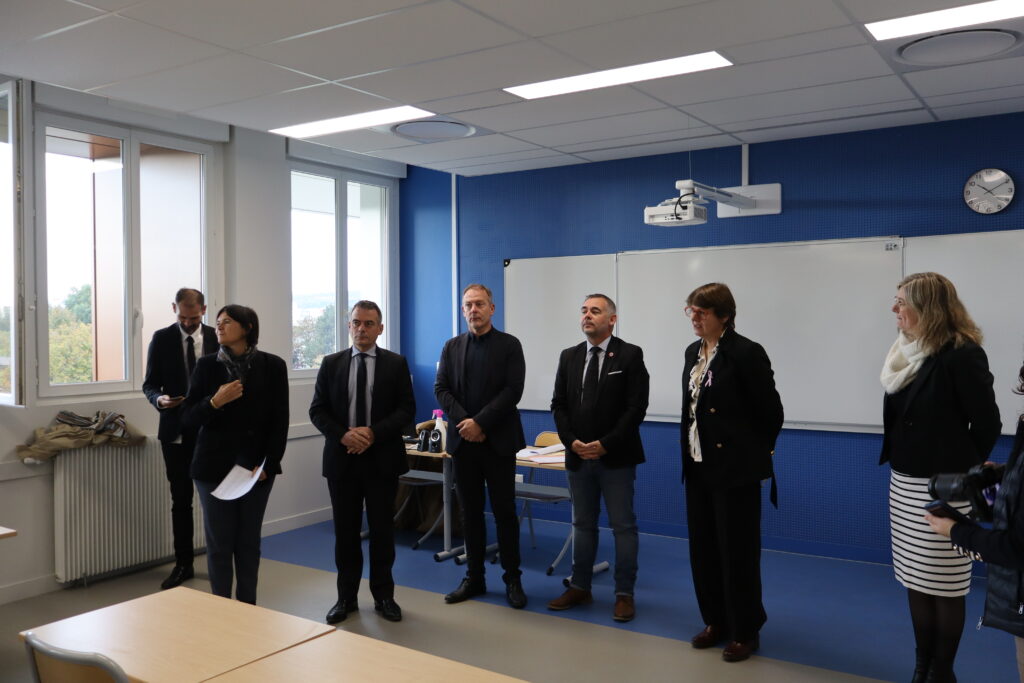 À Dijon, un hommage au lycée Le Castel à la mémoire de Samuel Paty et ...