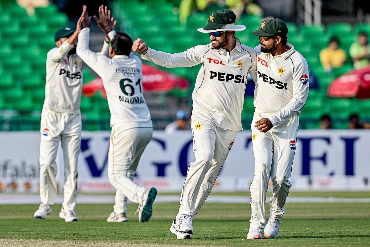 Pakistan fancy chances as spinners run riot in South Africa Test
