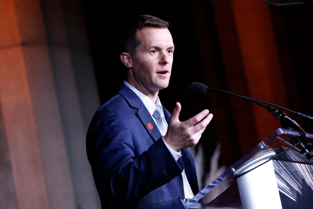 Fetterman breaks ranks, sides with GOP amid shutdown