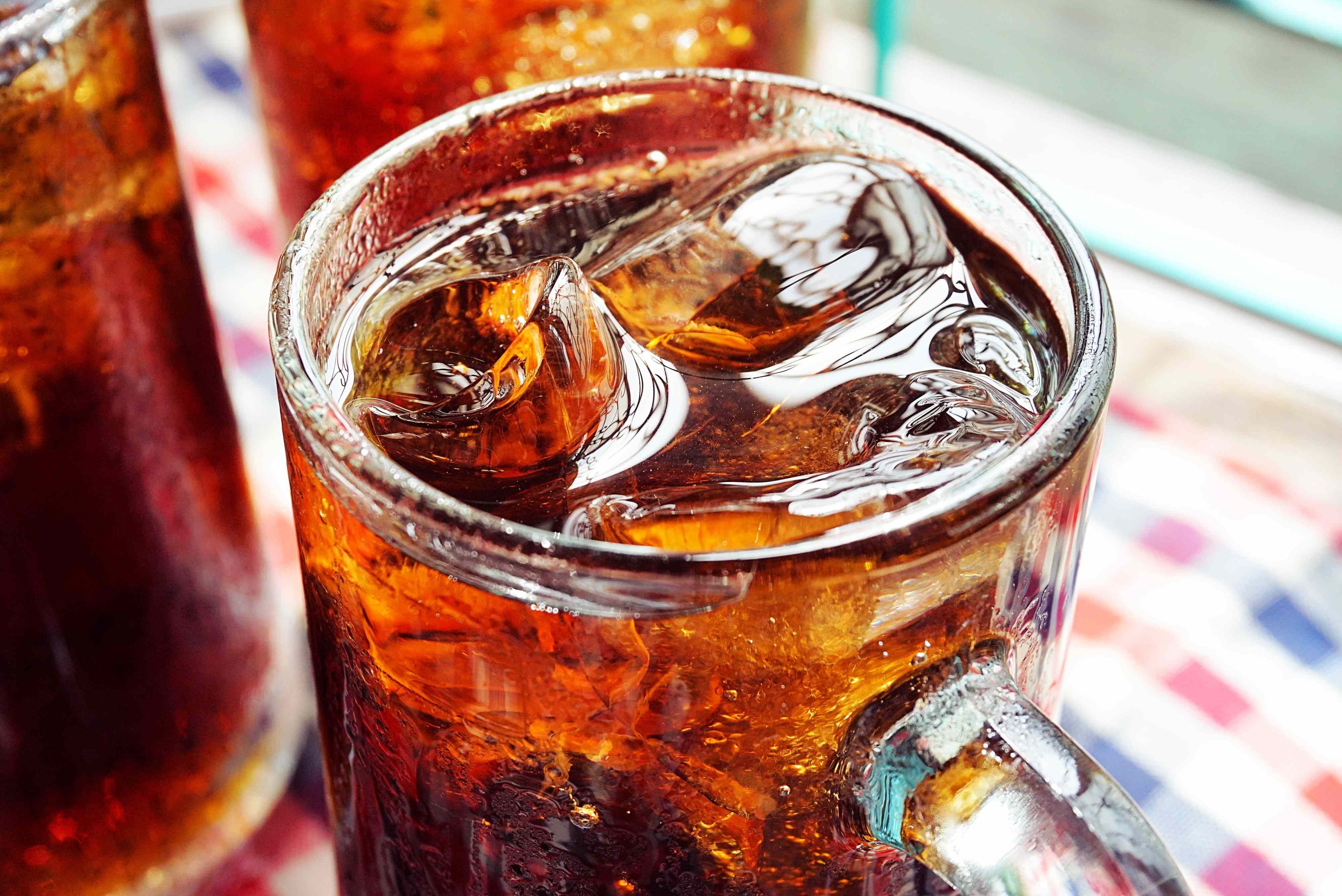 6 Serious Side Effects of Drinking Soda Every Day