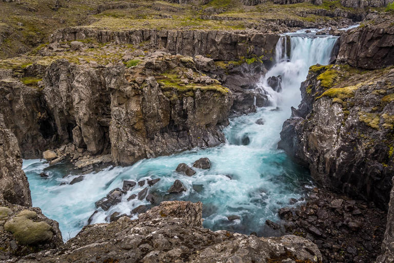 How Victoria Falls Got Its Name And Power - Explained By Geographers